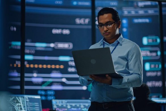 4 Reasons to Invest in Employee Monitoring Software - 2022 4 Reasons to Invest in Employee Monitoring Software - 2022